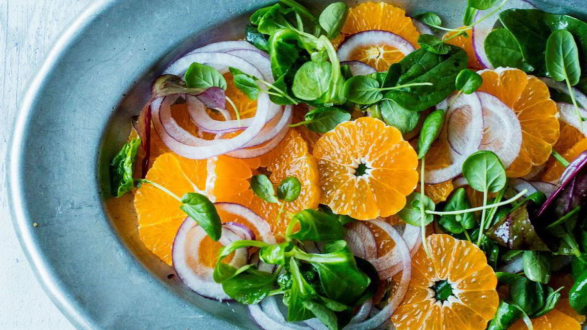 Oppskrift på klementin og rødløksalat med granateple | DN