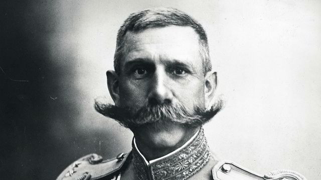 Jorunn Haakestad utgir boken «Porselen og revolusjon» om Johan Munthe ...