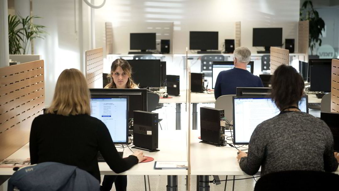 Hver femte arbeidstaker usikker på jobbfremtiden | DN