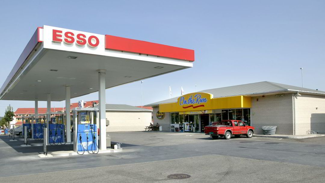 Norgesgruppen inn på 106 Esso-stasjoner i Norge | DN