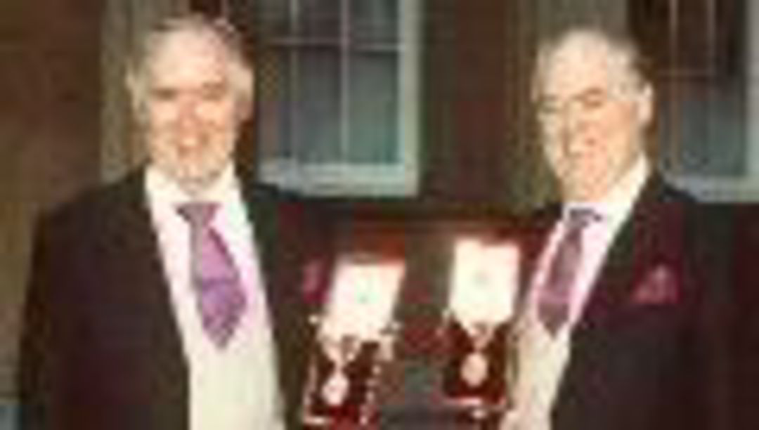 Stopper milliardhandel med aviser | DN