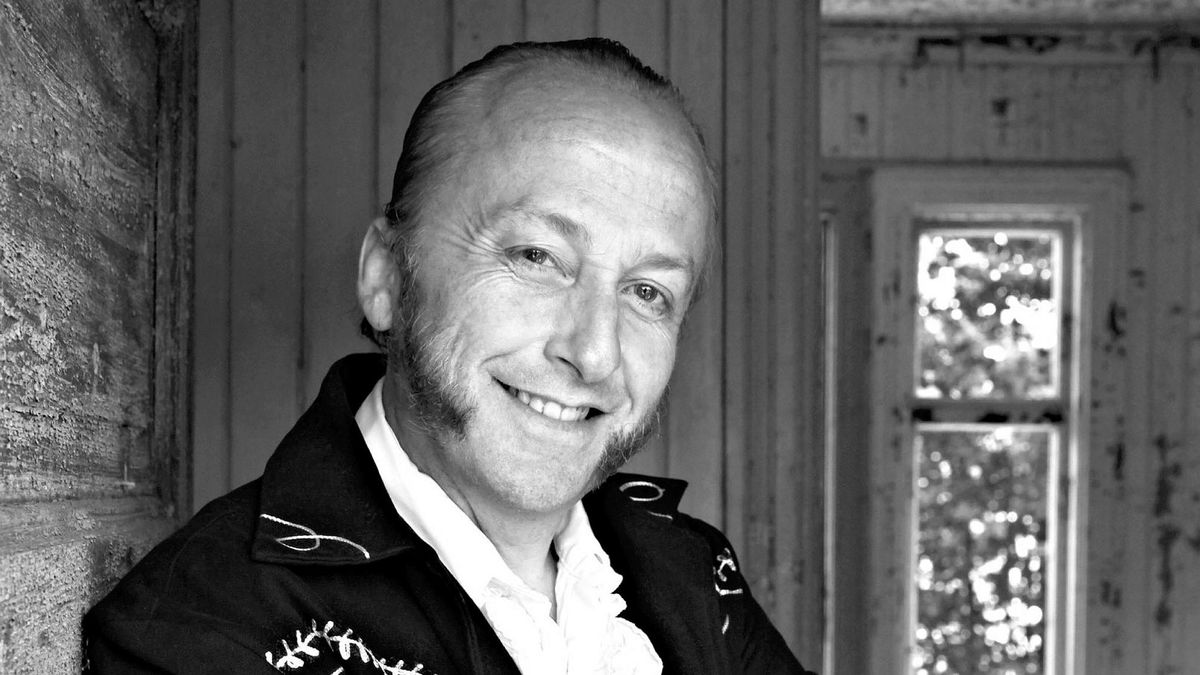 Anmeldelse: Levi Henriksen, «Her hos de levende» | DN