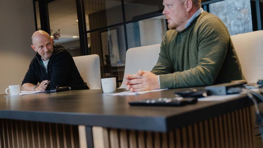 Kniven mot strupen for tidligere aksjemegler: – Har ingen tillit | DN