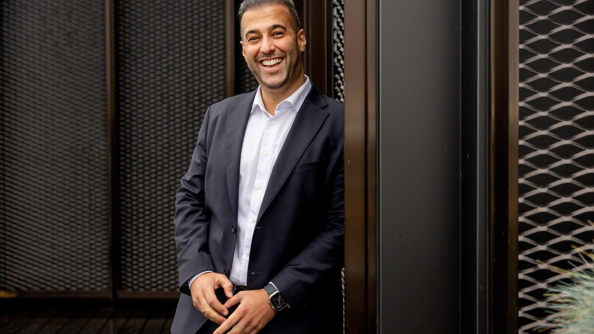 Portrettintervju med Arbab Dar. (+) | DN