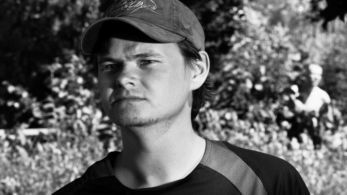 Intervju med Erlend Mørch, som gjør suksess med podkasten Radio Mørch ...