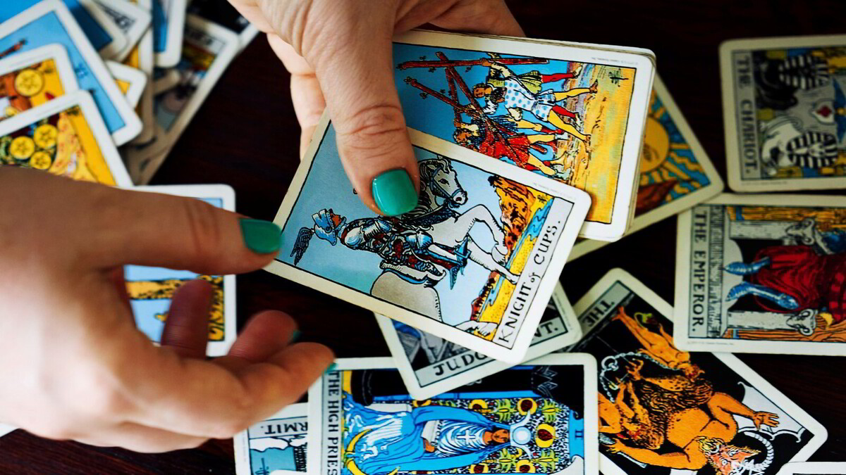 Ida Jackson har skrevet bok om tarotkort. (+) | DN