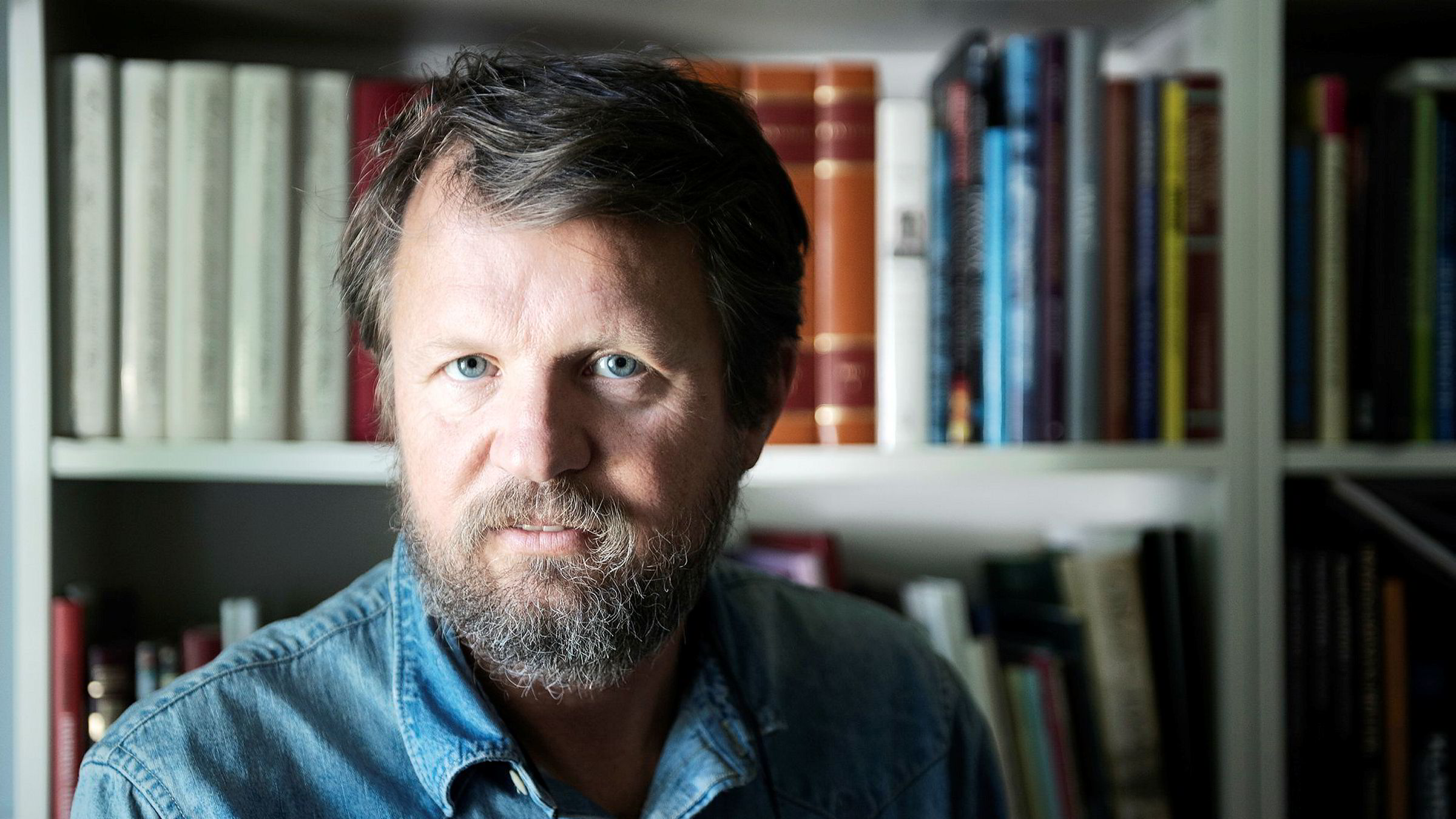 Tom Egelands første bok på Stordalen-forlag anmeldt: «Et solid arbeid ...