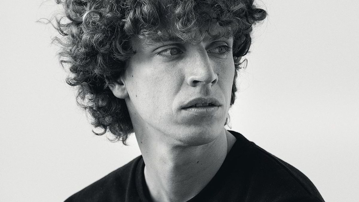 Fredrik Værslev og Yngve Holen er unge norske kunstnere som markerer ...