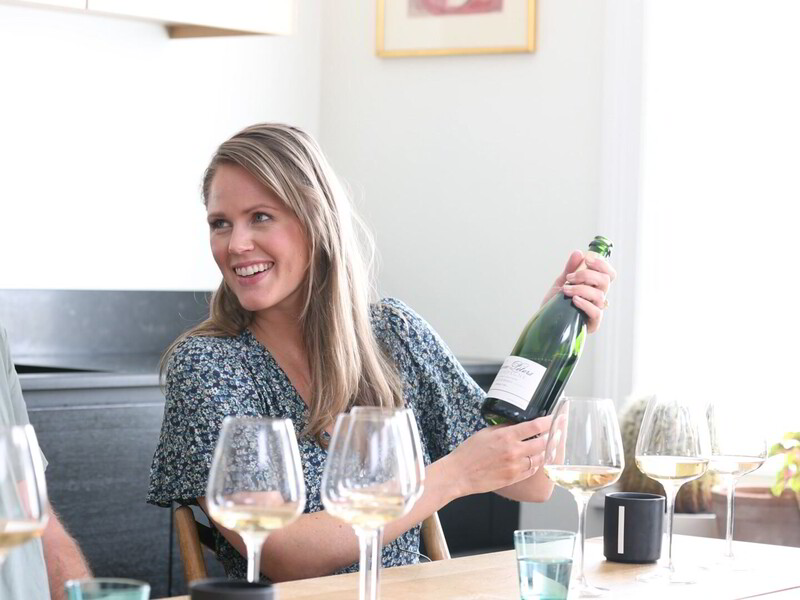 Tore Sagen, Espen Nersveen og Anne Rokkan blindsmaker champagne. | DN