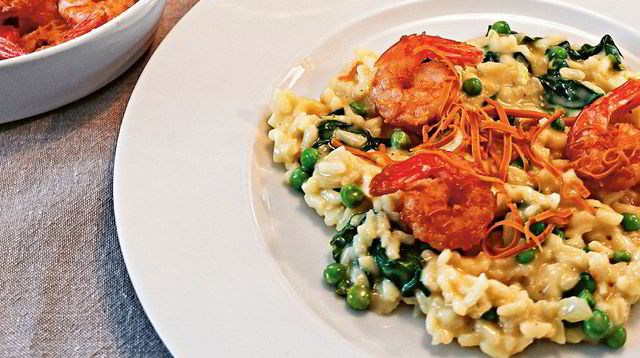 Slik lager du risotto med scampi og brun geitost | DN