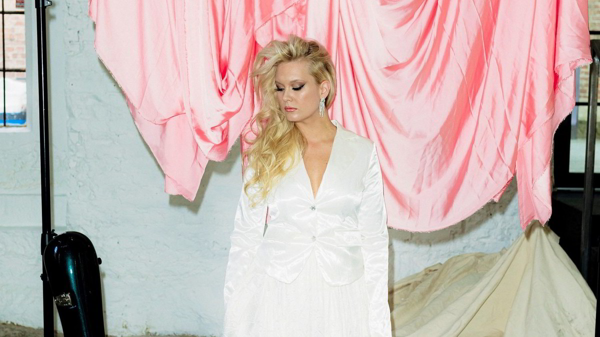 Intervju med Christina Sandsengen (34), en av ytterst få i Norge som lever av å spille klassisk ...